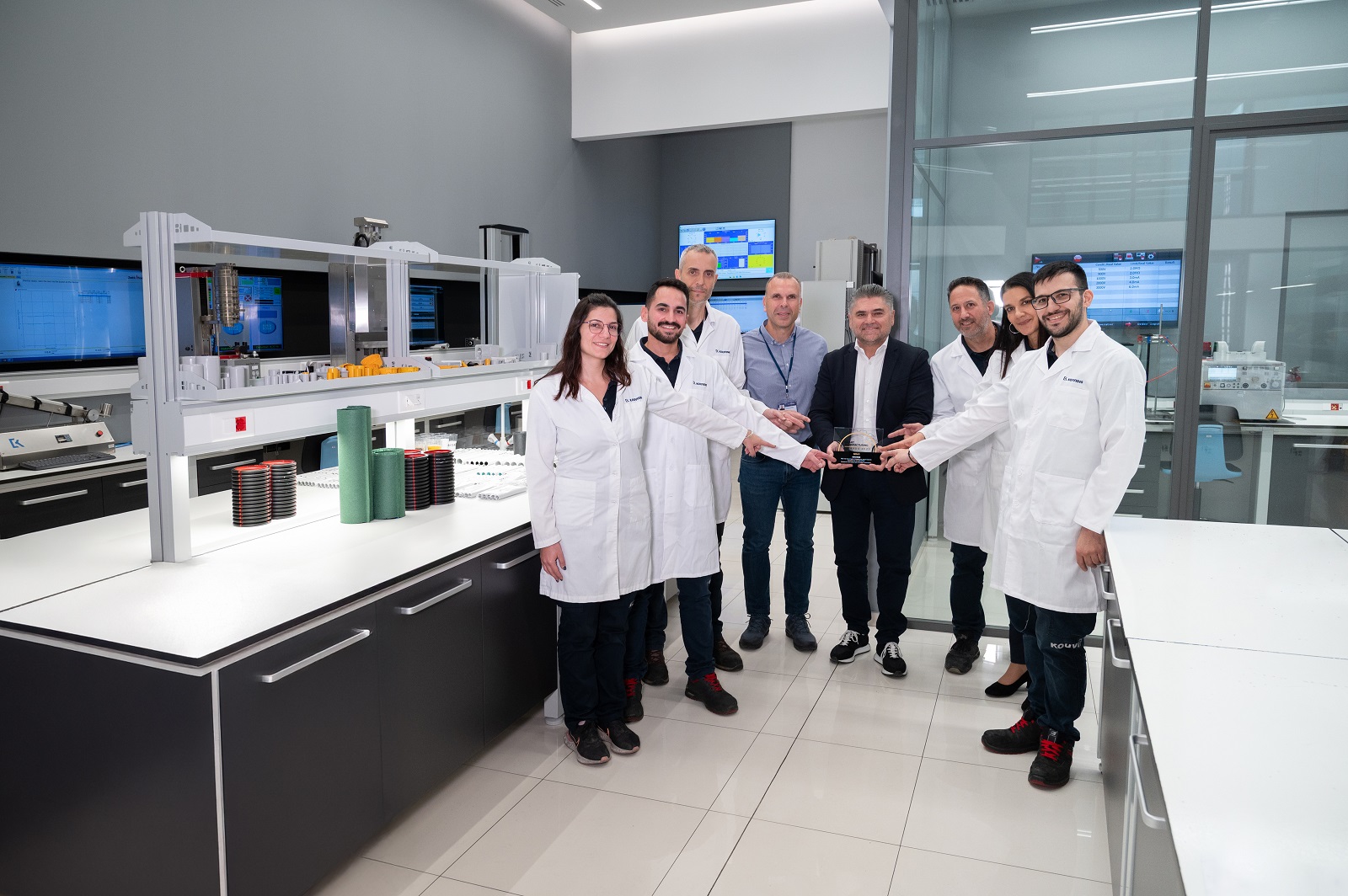 Η KOUVIDIS αναδείχθηκε “Factory of the Year” στα Smart Manufacturing ...